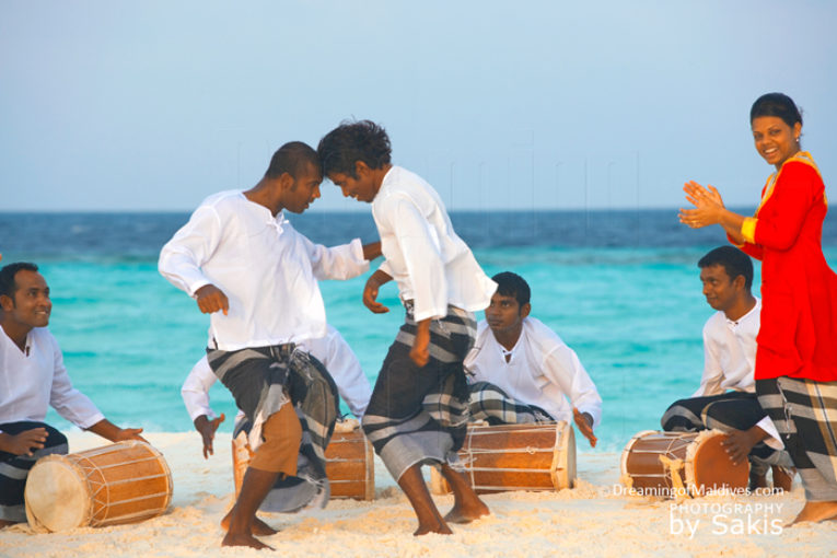 Discover the Bodu Beru, the traditional music of the Maldives