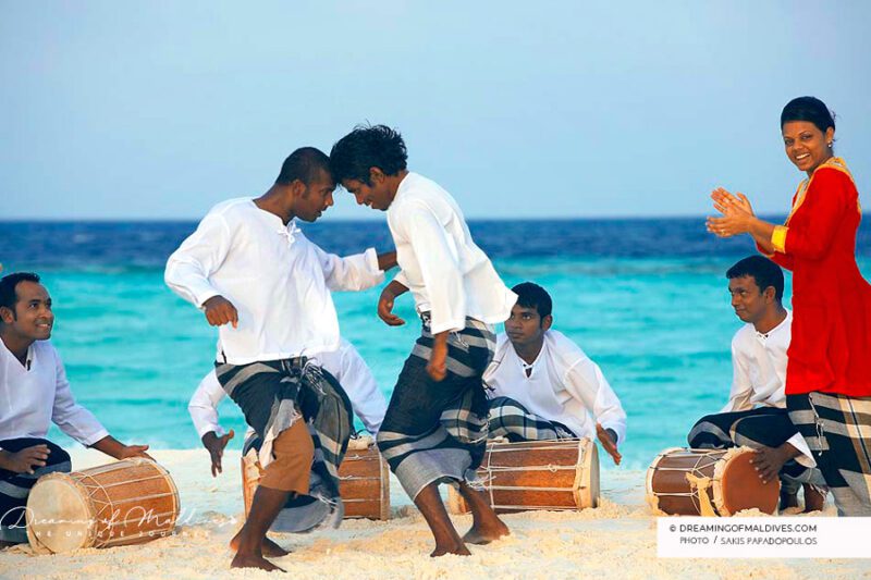 The Maldives Traditional Dress : The Dhivehi Libaas